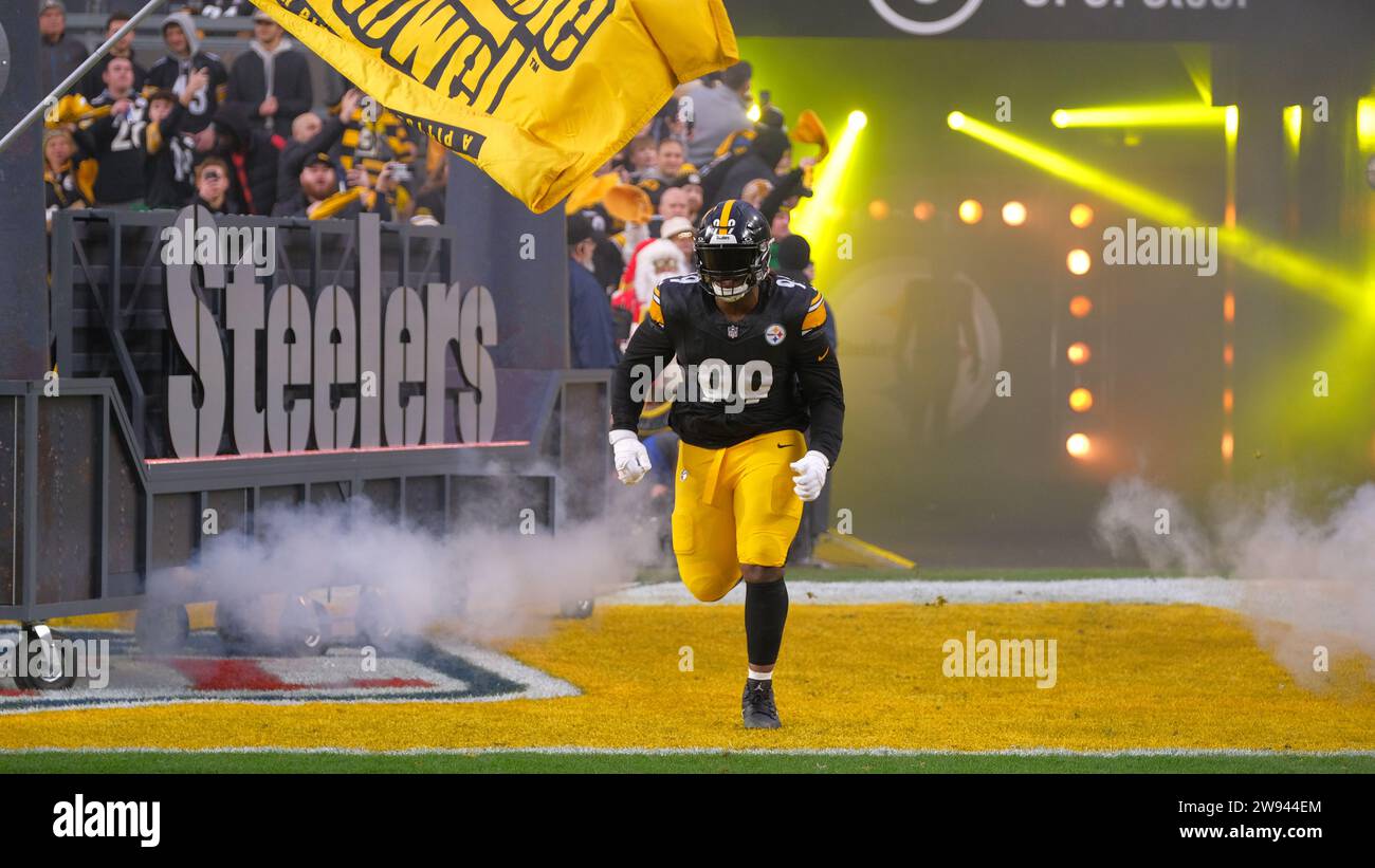 Pittsburgh, PA, USA. 23rd Dec, 2023. Larry Ogunjobi #99 during the ...