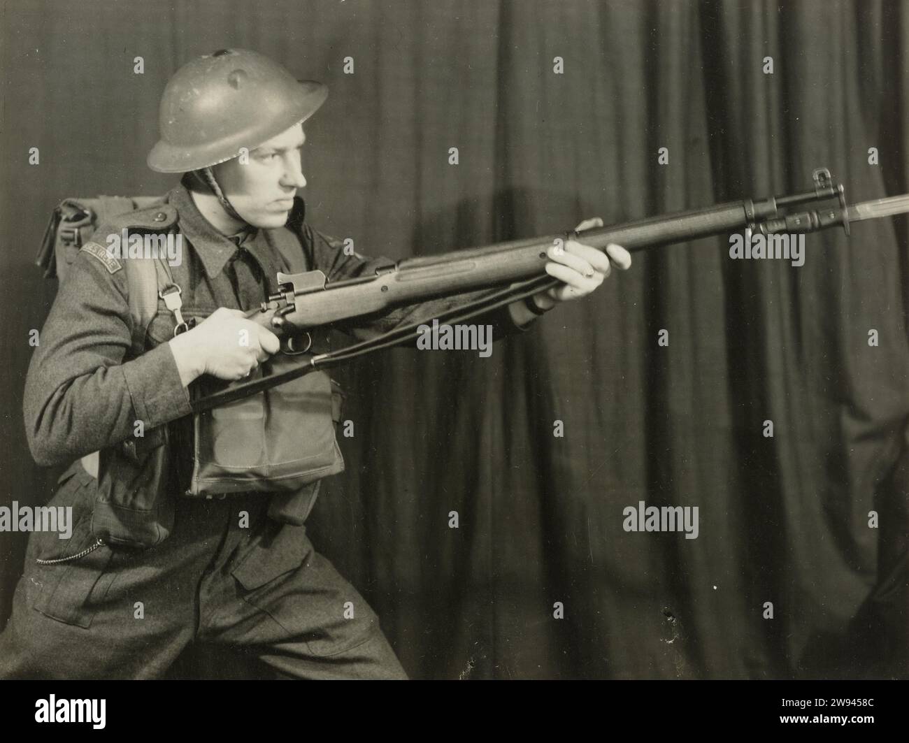 Military, 1940 - 1945 photograph Posated photo of a Dutch soldier ...