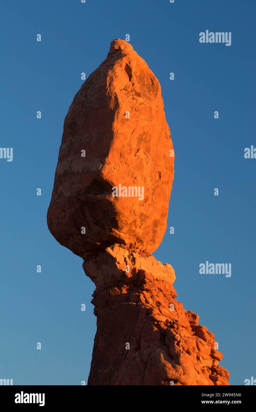 Balanced Rock, Arches National Park, Utah Stock Photo - Alamy