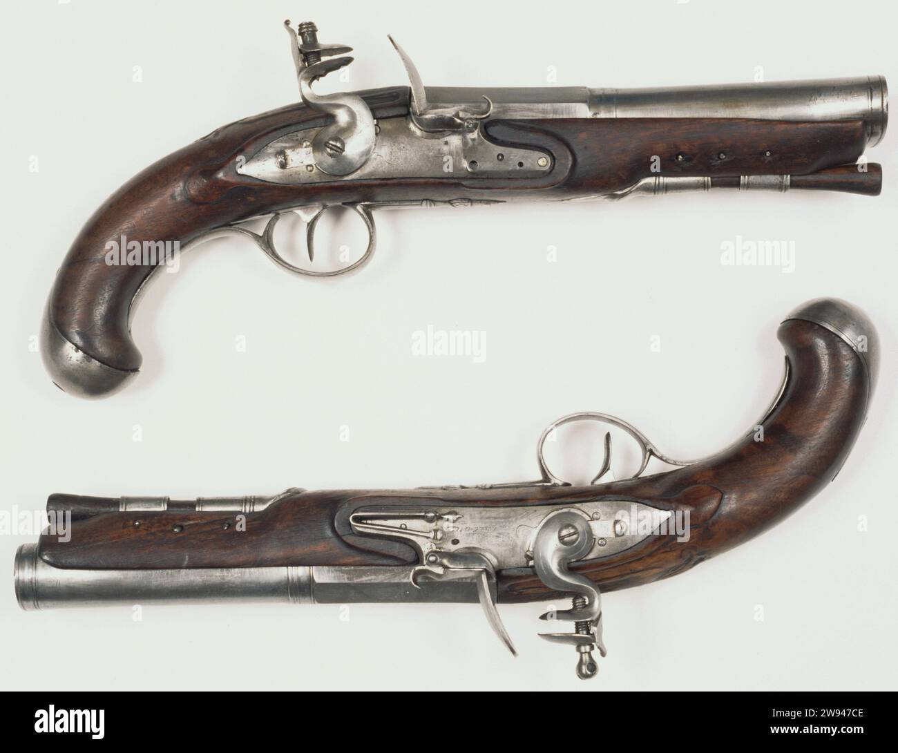 Flint gun with flattened drumblon, c. 1782 - c. 1810 flintlock pistol ...