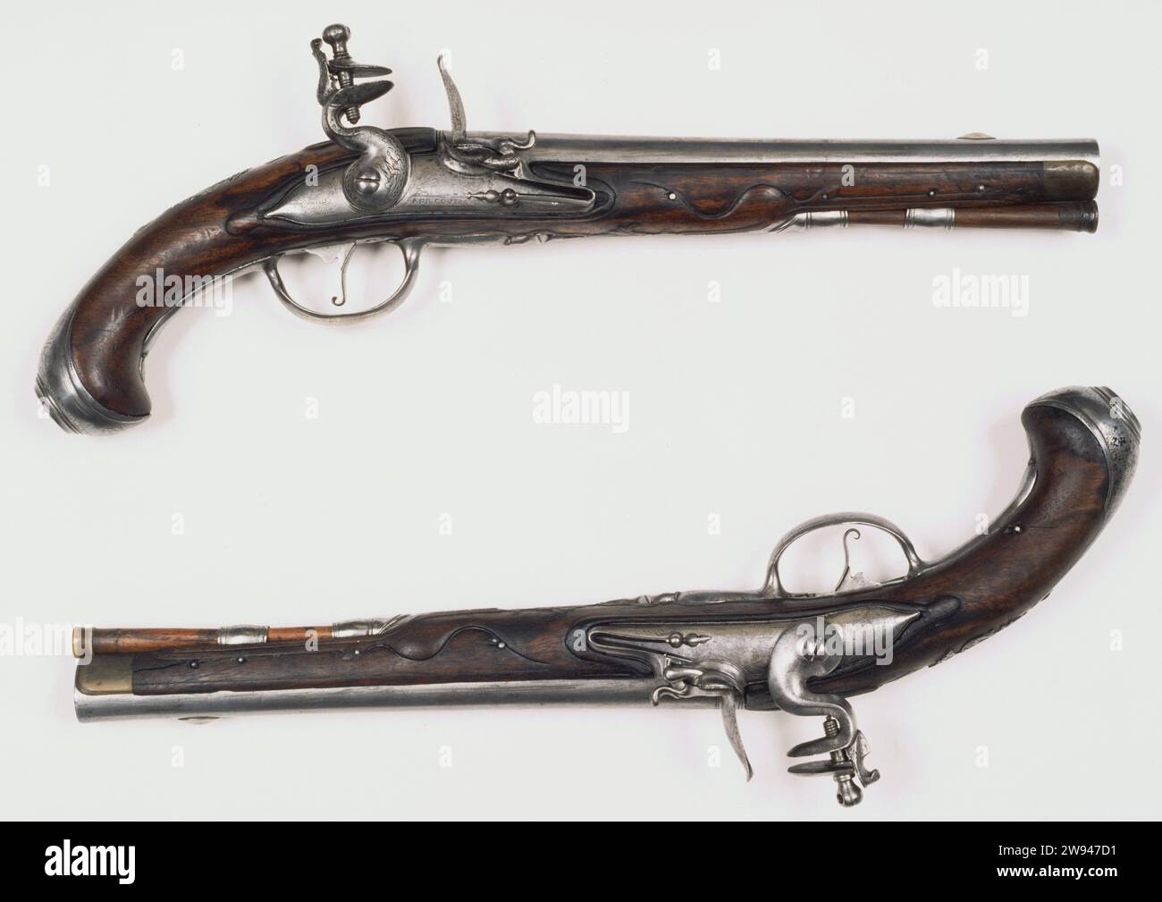 Flint gun, c. 1700 - c. 1800 flintlock pistol Flint gun with an iron ...