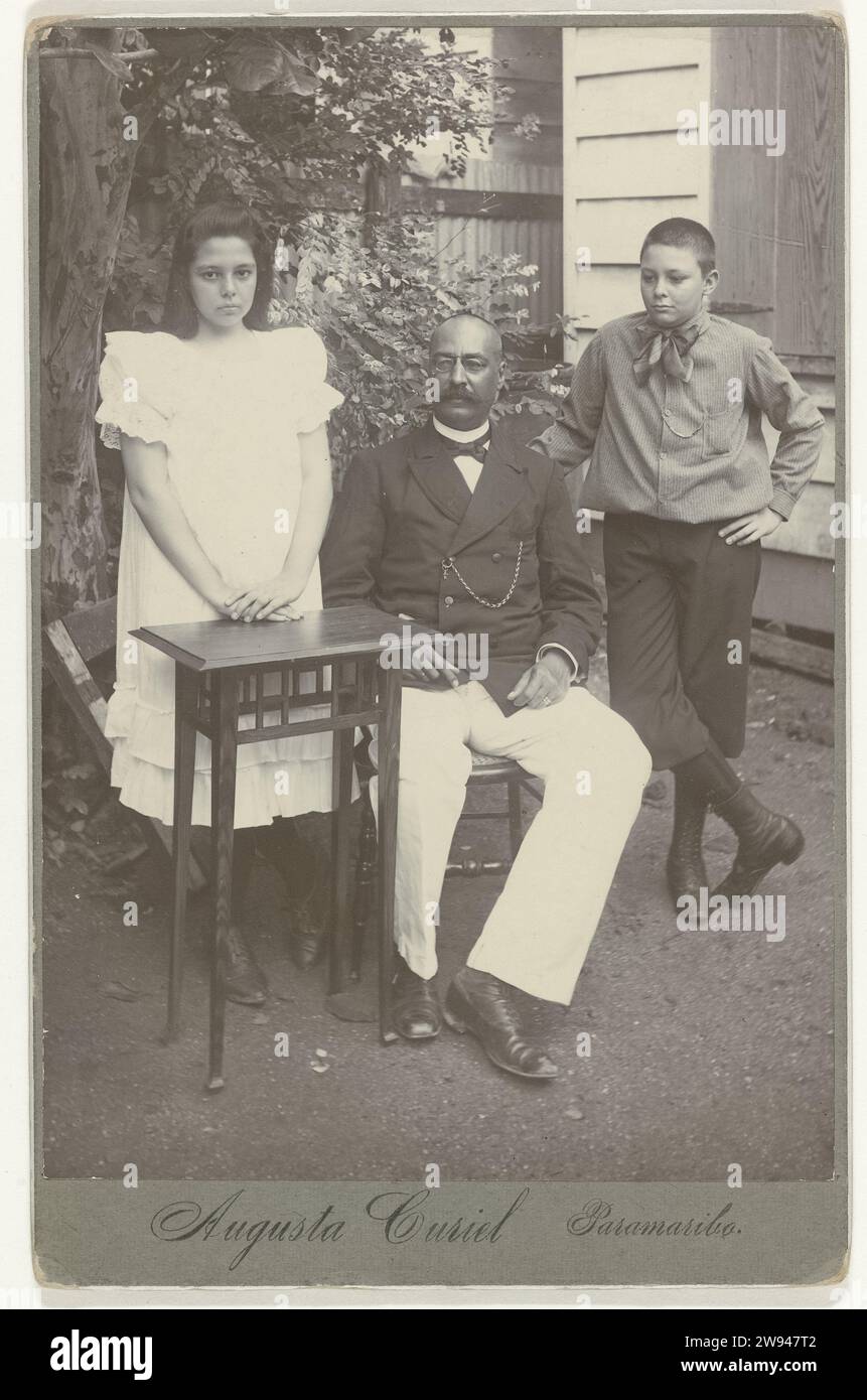 Jacob Evert Wesenhagen with daughter Frida and son Wilhelm, 1905 ...
