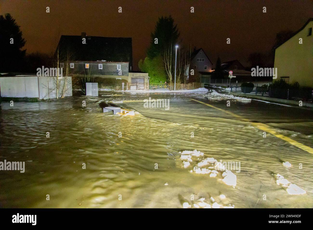 231224Überflutung News ID: EN 2023-12-24 Extremes Tauwetter: Freibad ...