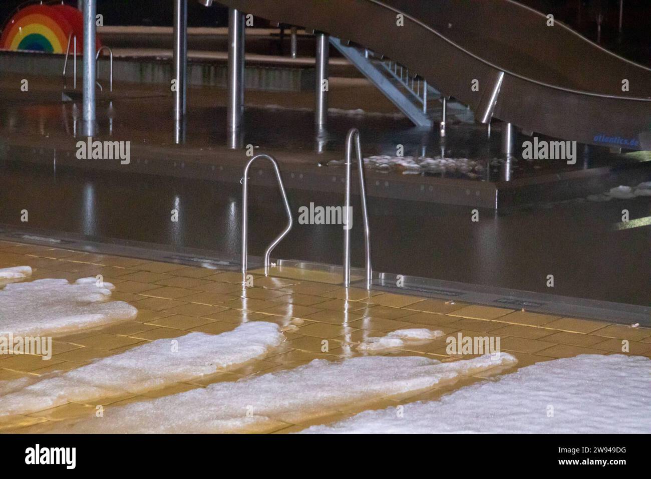 231224Überflutung News ID: EN 2023-12-24 Extremes Tauwetter: Freibad ...