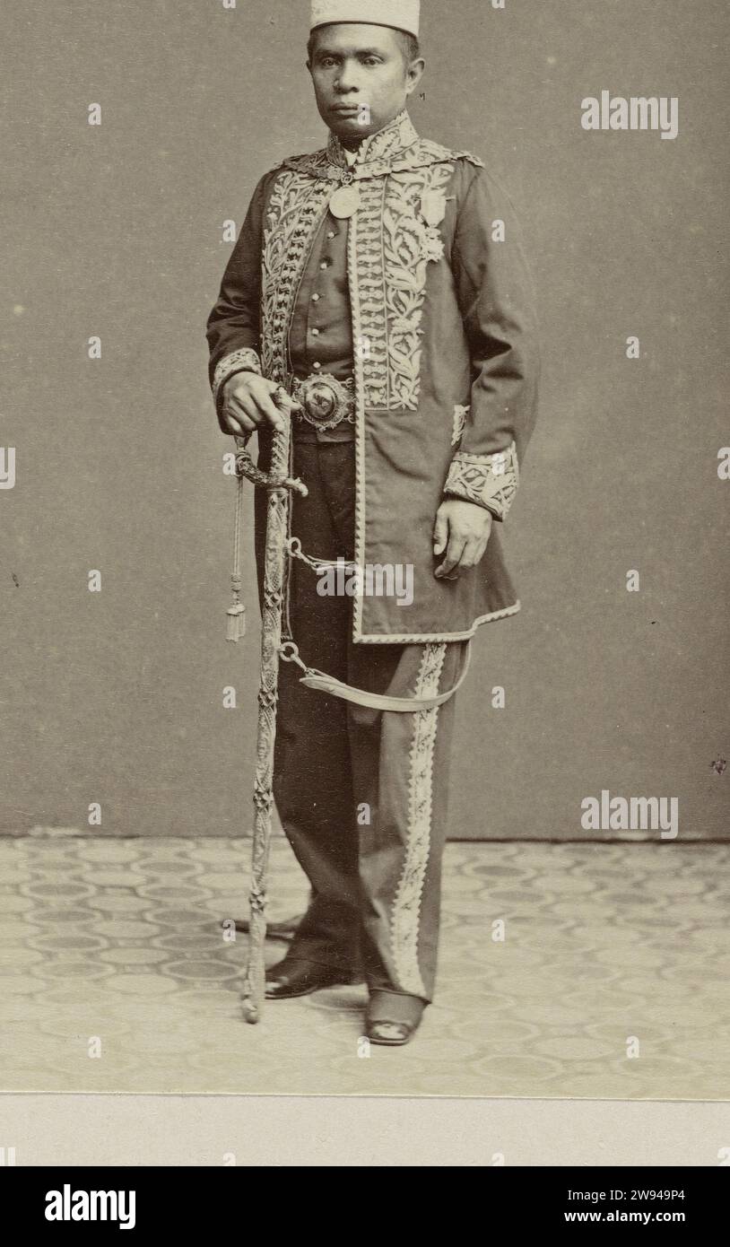 Javanese ruler hi-res stock photography and images - Alamy