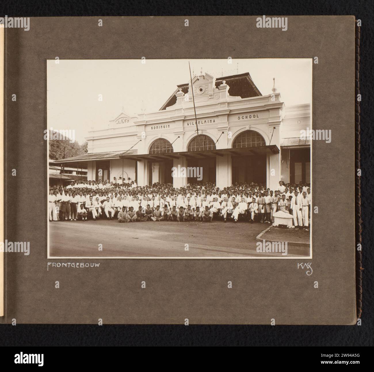 Staff and students of the Queen Wilhelmina School, 1933 photograph ...