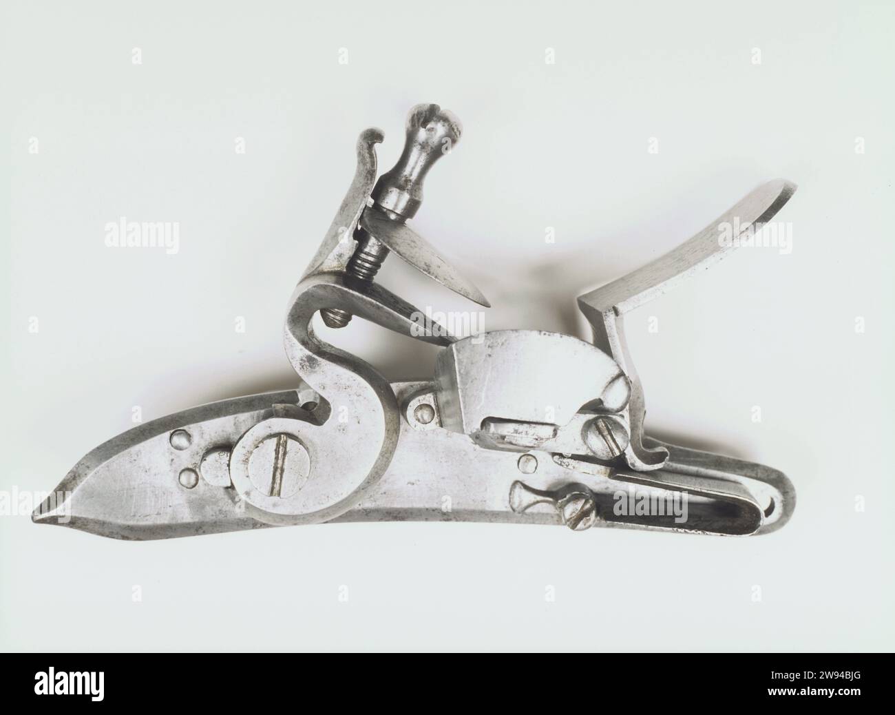 Flint lock of a gun, 1599 - 1699 flintlock Flint lock consisting of the ...