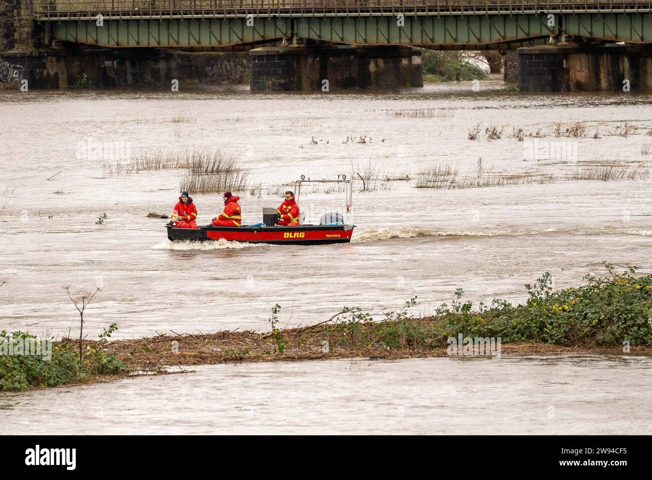 Hochwasserboot hi-res stock photography and images - Alamy