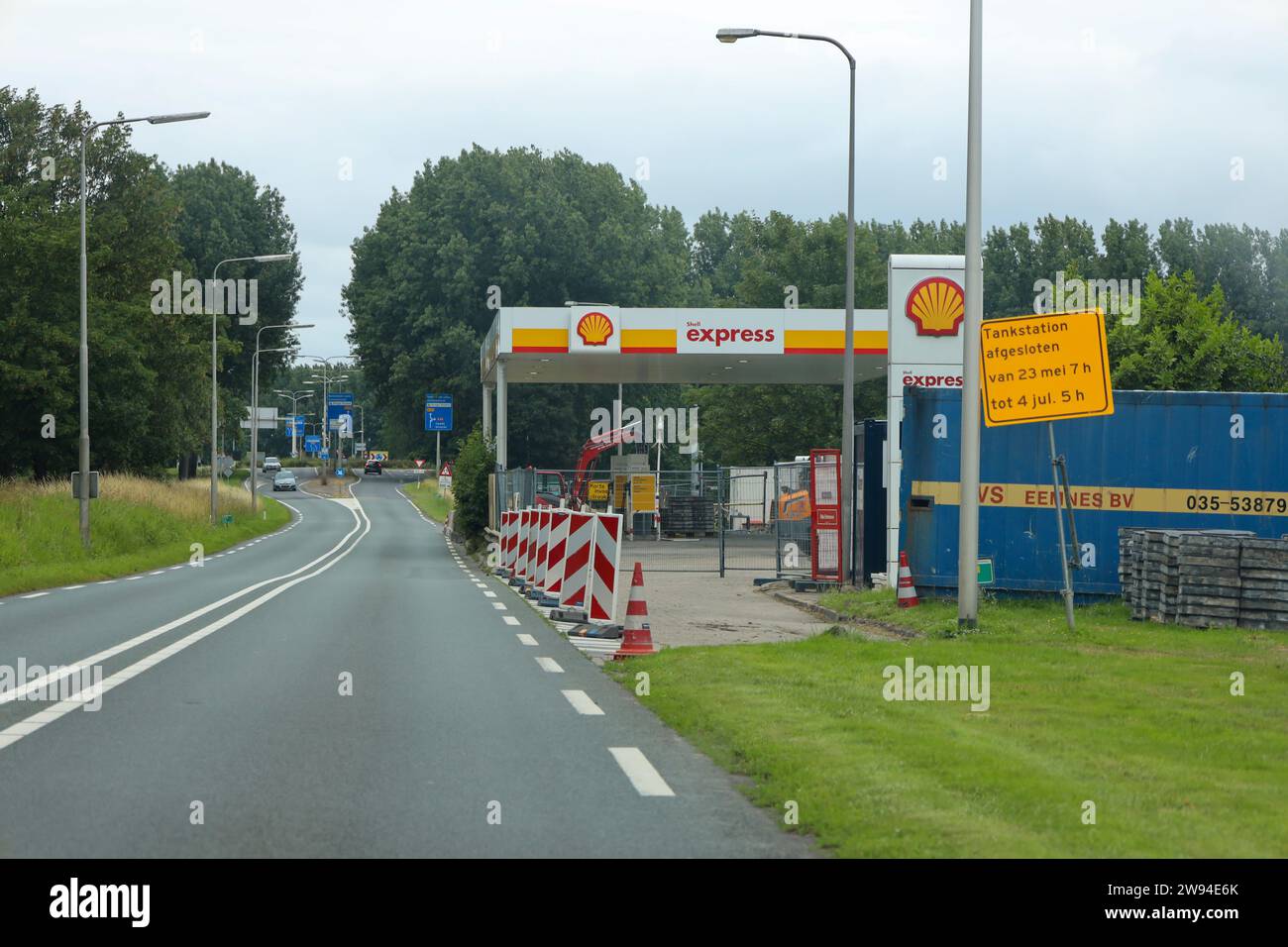 Shell express tank station closed for reconstruction in Nieuwerkerk aan ...