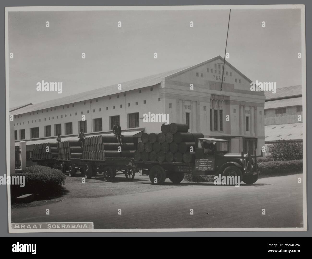 Iron drums hi-res stock photography and images - Alamy