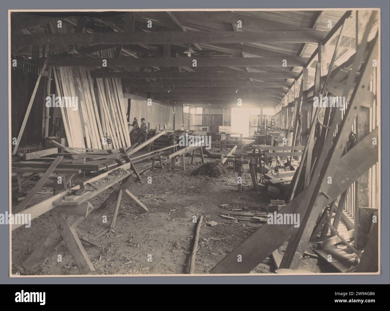 Timmerwinkel, Anonymous, 1922 photograph View in the carpentry workshop ...