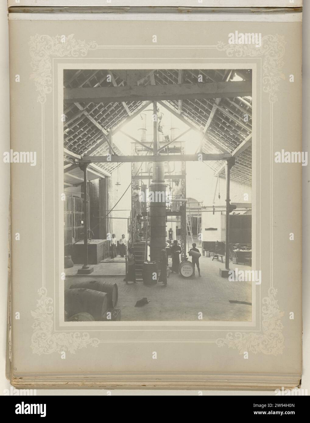 Staff in the sugar factory, Otto Hisgen (Possible), 1890 - 1910 ...