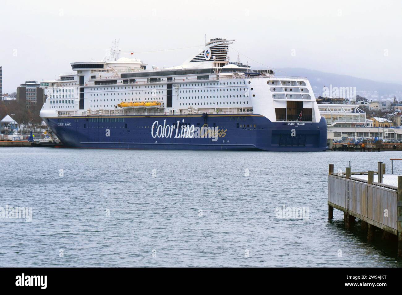 Oslo - Faehre Color Line im Hafen von Oslo Norwegen Oslo - Faehre Color ...