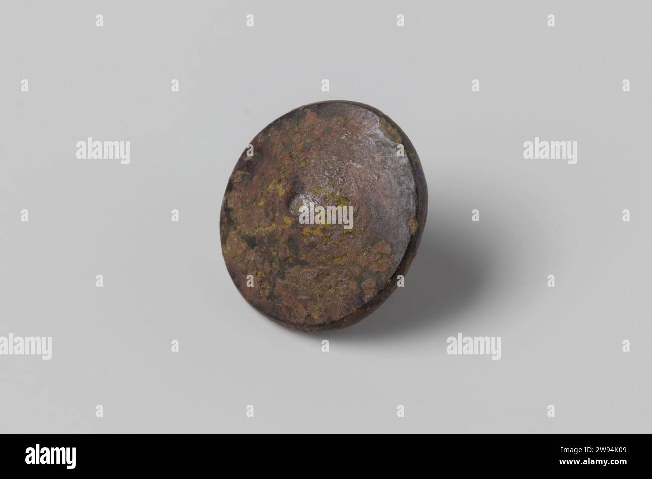 Button from the wreck of the East Indians Hollandia, Anonymous, 1700 ...