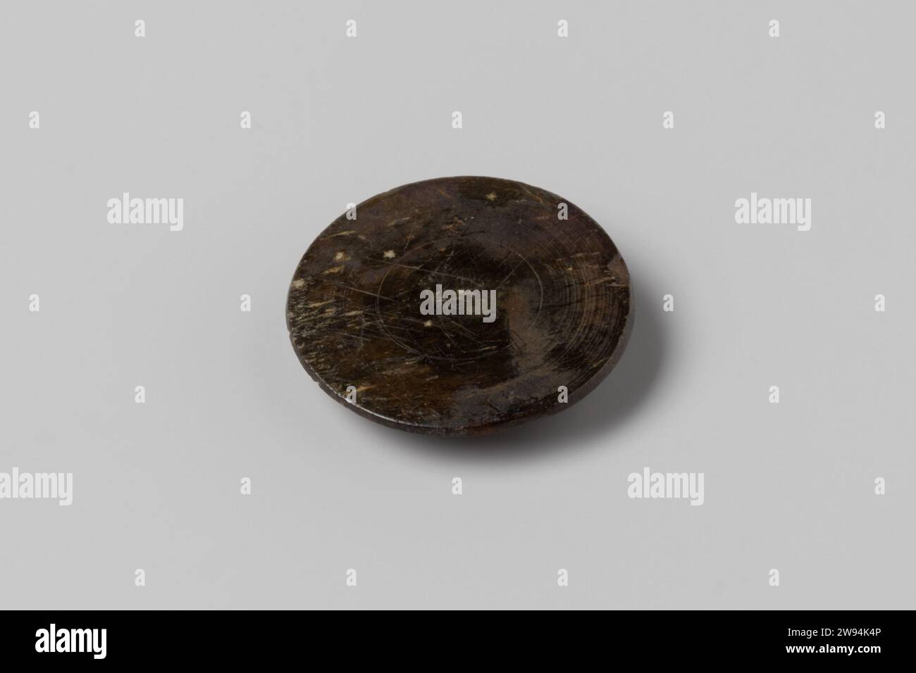 Button from the wreck of the East Indians Hollandia, Anonymous, 1700 ...