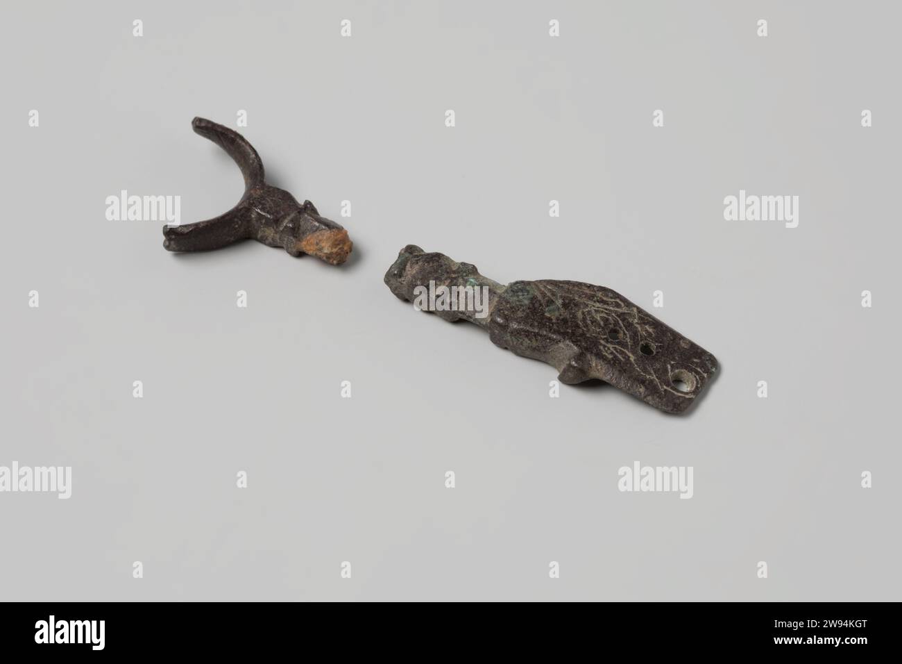 Fragments pins from the wreck of the East Indians Hollandia, Anonymous ...