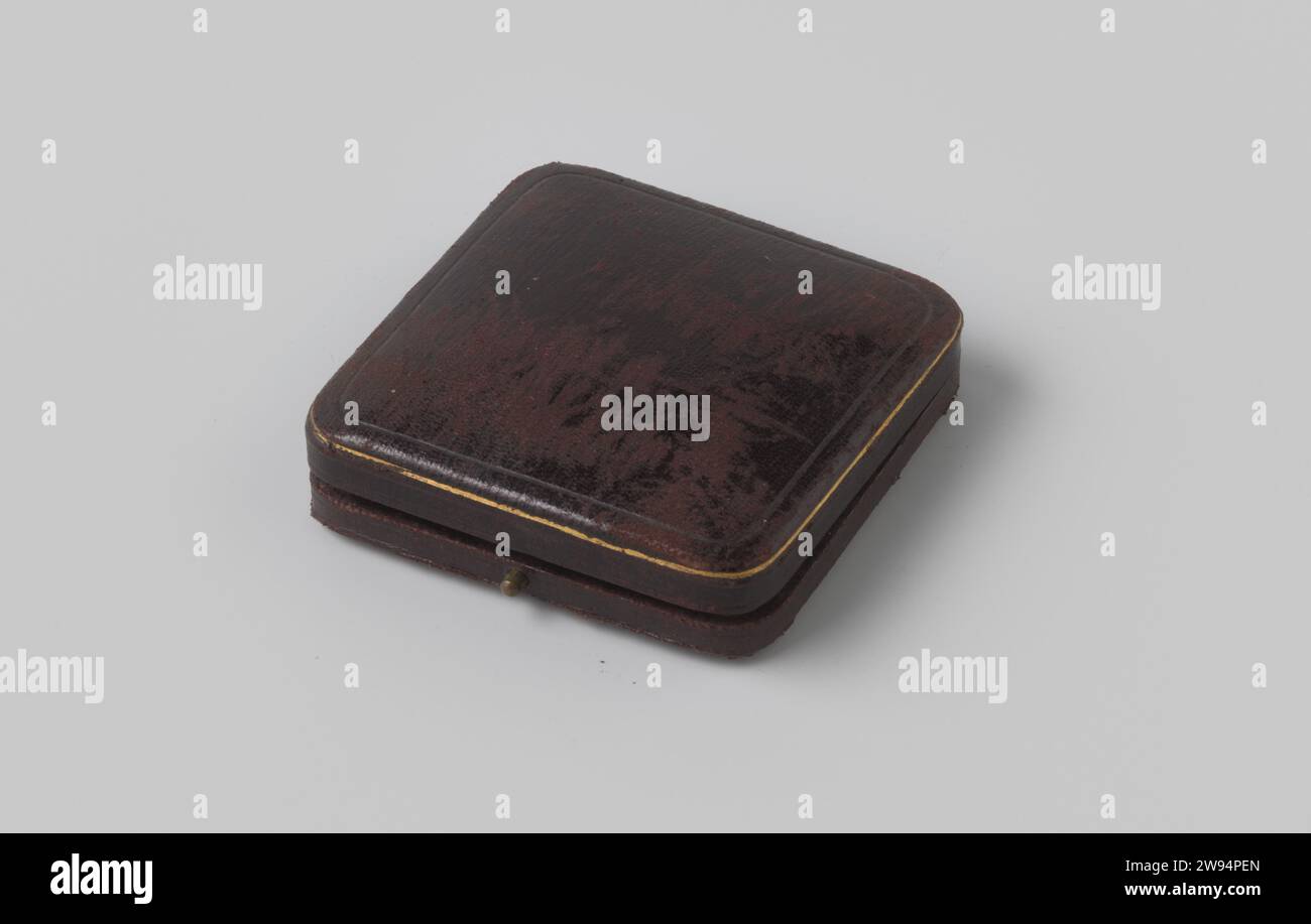 Box belonging to a bronze medal, Bart van Hove, 1898 box Leather square ...