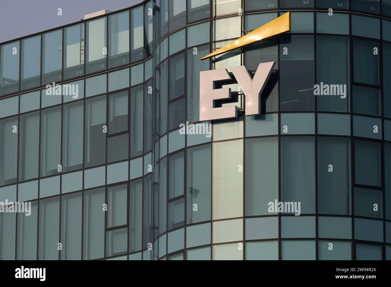 Ghana, Accra, EY office tower GHANA, Accra, EY Ernst and Young Global Limited, an international ...