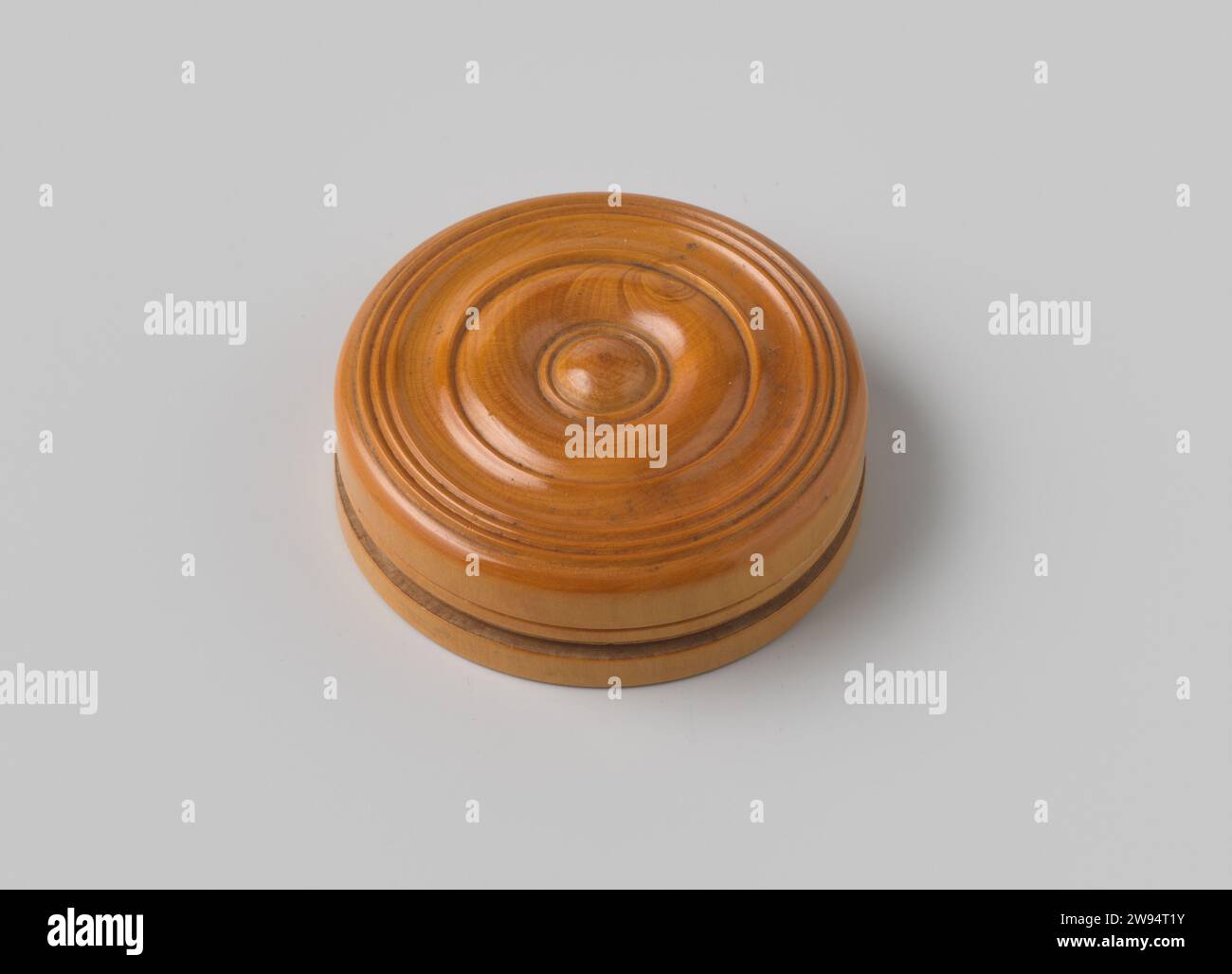 Penningdoos, anonymous, c. 1879 medal box Round wooden box with purple ...