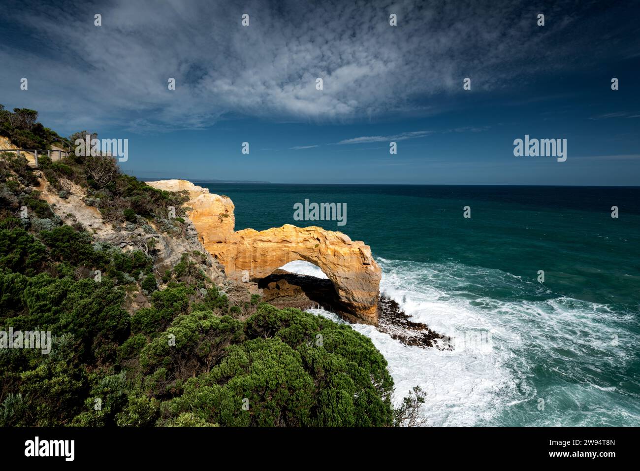 Famous Arch in Port Campbell National Park, along the Great Ocean Road ...