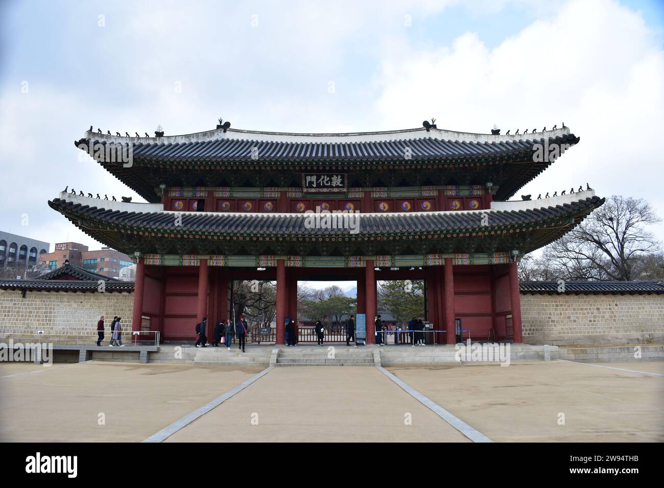Korean traditional gate hi-res stock photography and images - Alamy