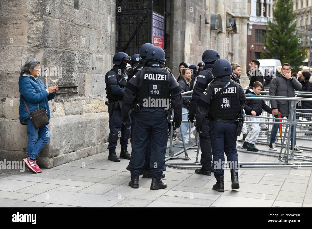 Vienna, Austria. December 24th, 2023. Terror warning for St. Stephen's ...