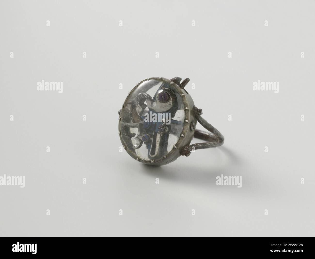 Round notch hi-res stock photography and images - Alamy