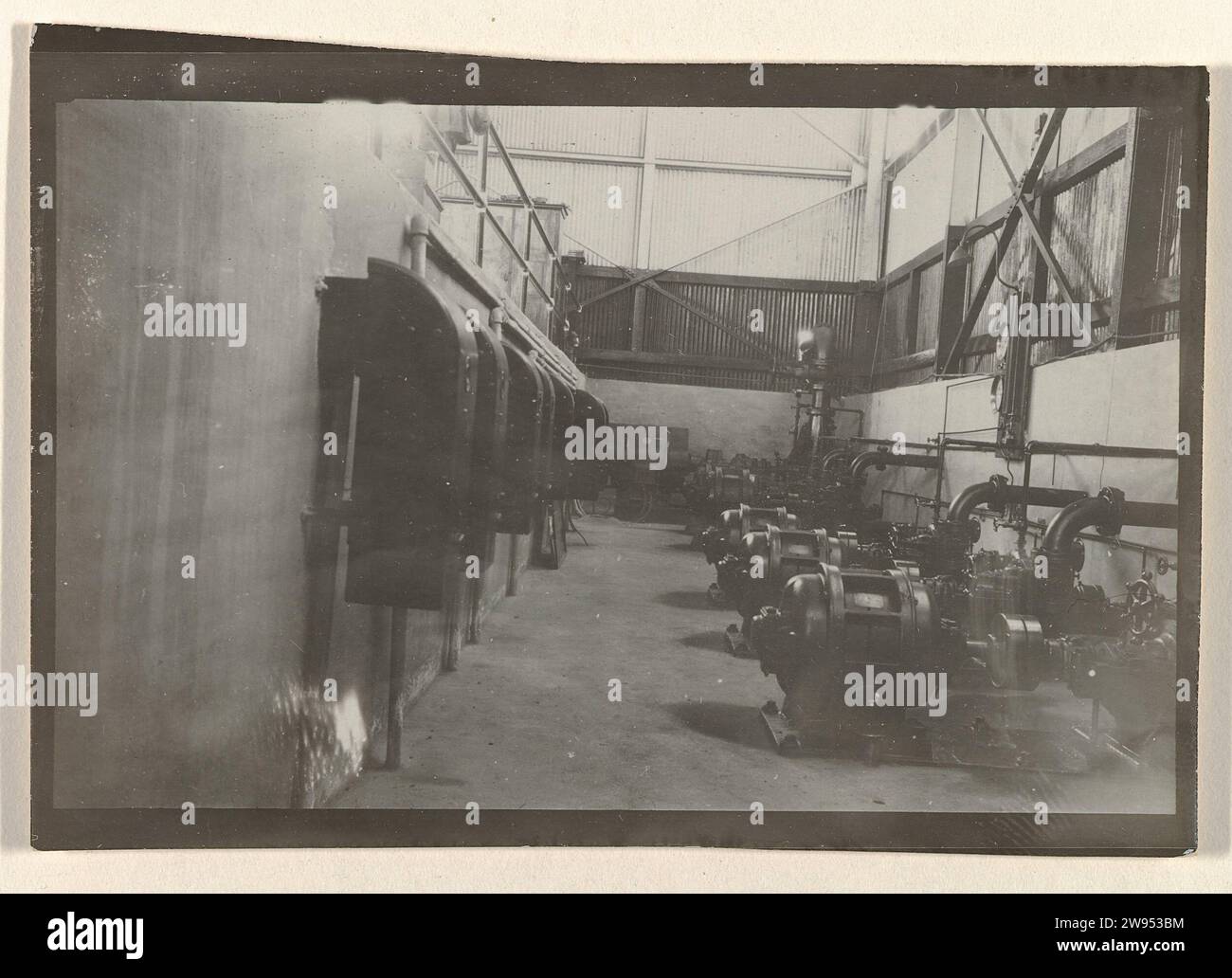 Water pumps in the power plant in Moengo, 1929 - 1930 photograph ...