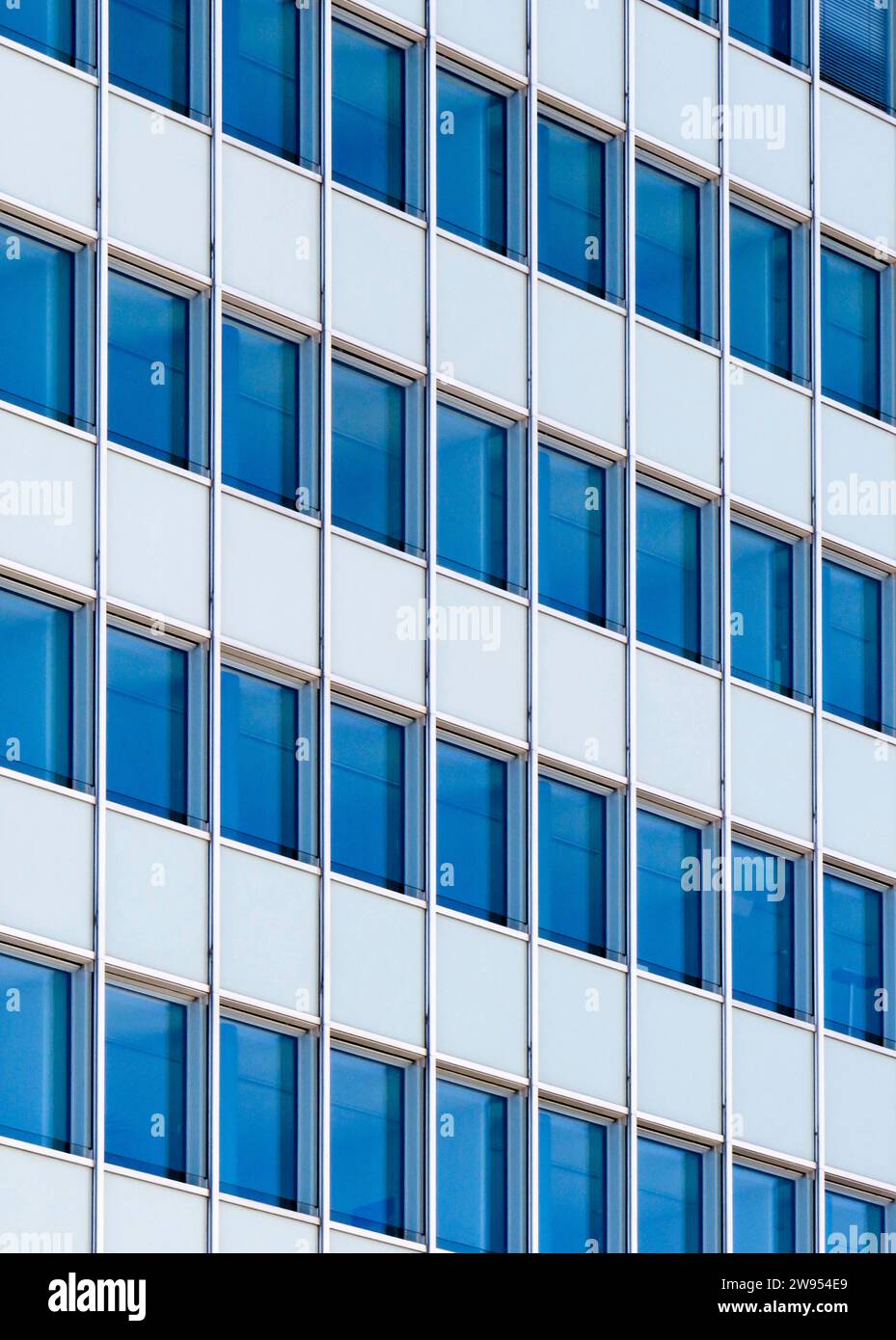 Symmetrical built structure hi-res stock photography and images - Alamy