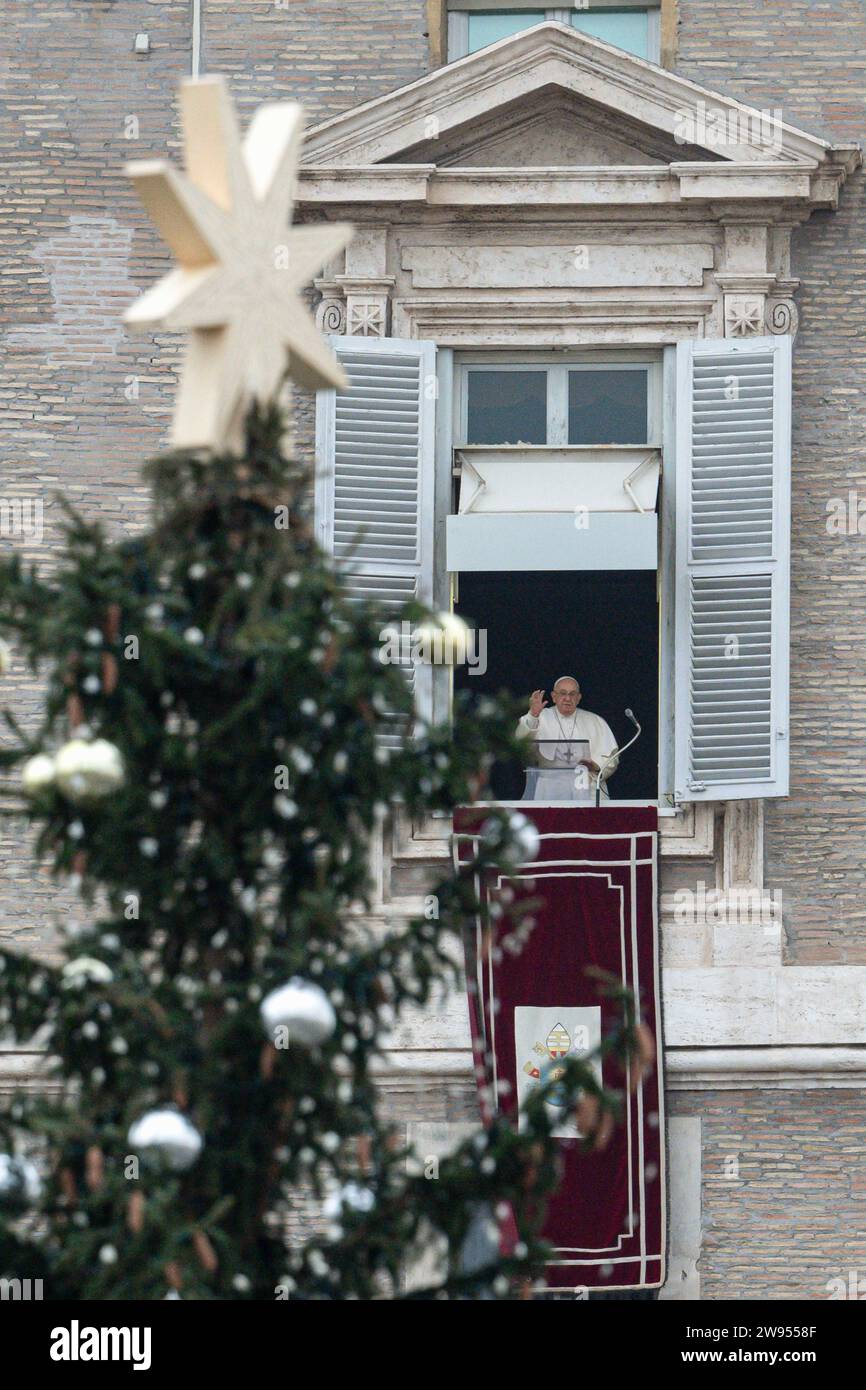 Vatican, Vatican. 24th Dec, 2023. Italy, Rome, Vatican, 2023/12/24.Pope ...