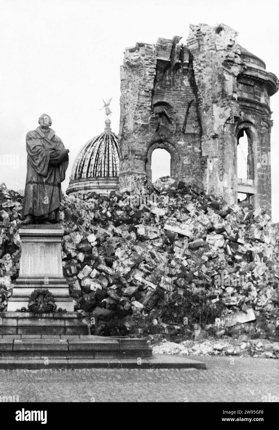 Rubble of the Dresden Frauenkirche by George Baehr, burnt out after the ...