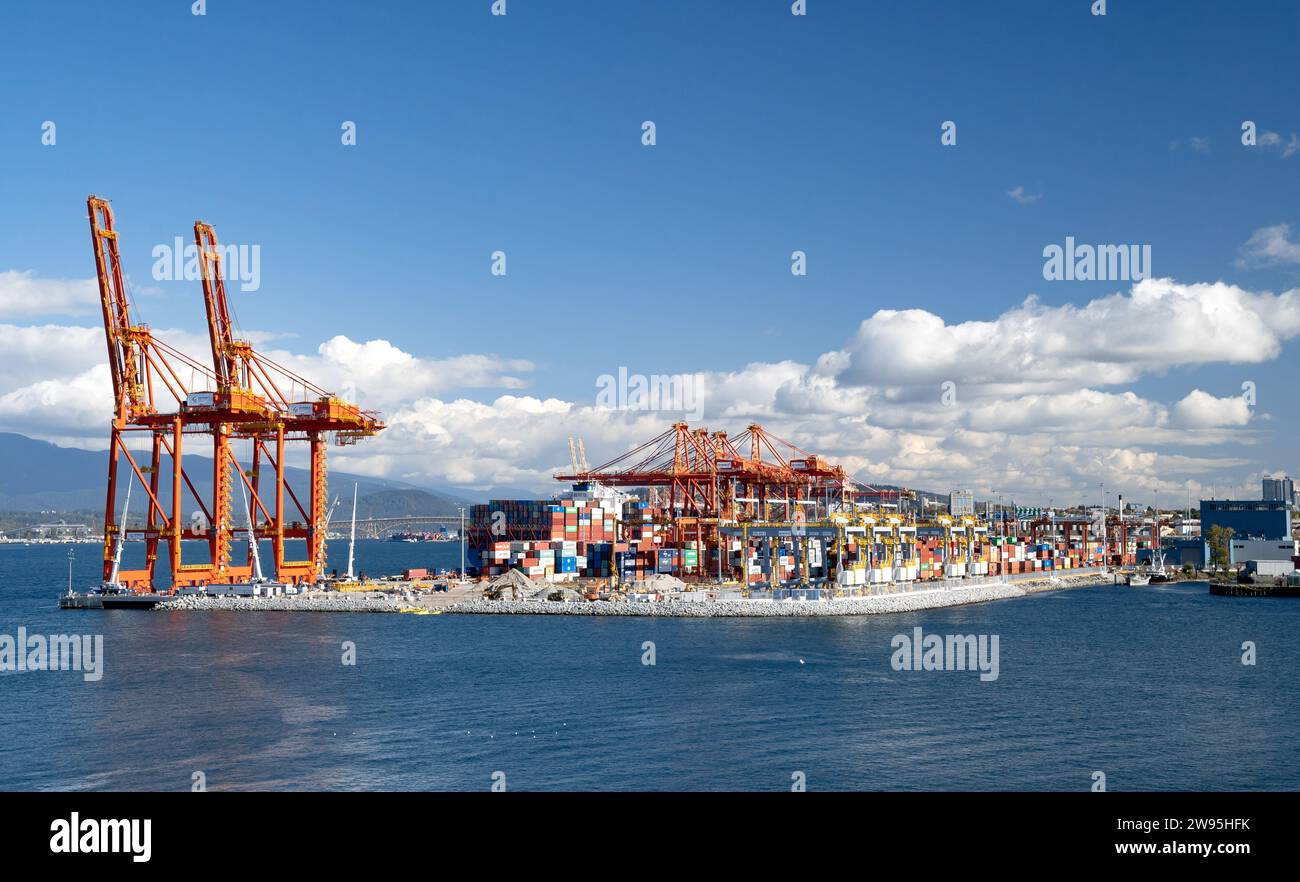 Ships in port vancouver hi-res stock photography and images - Alamy