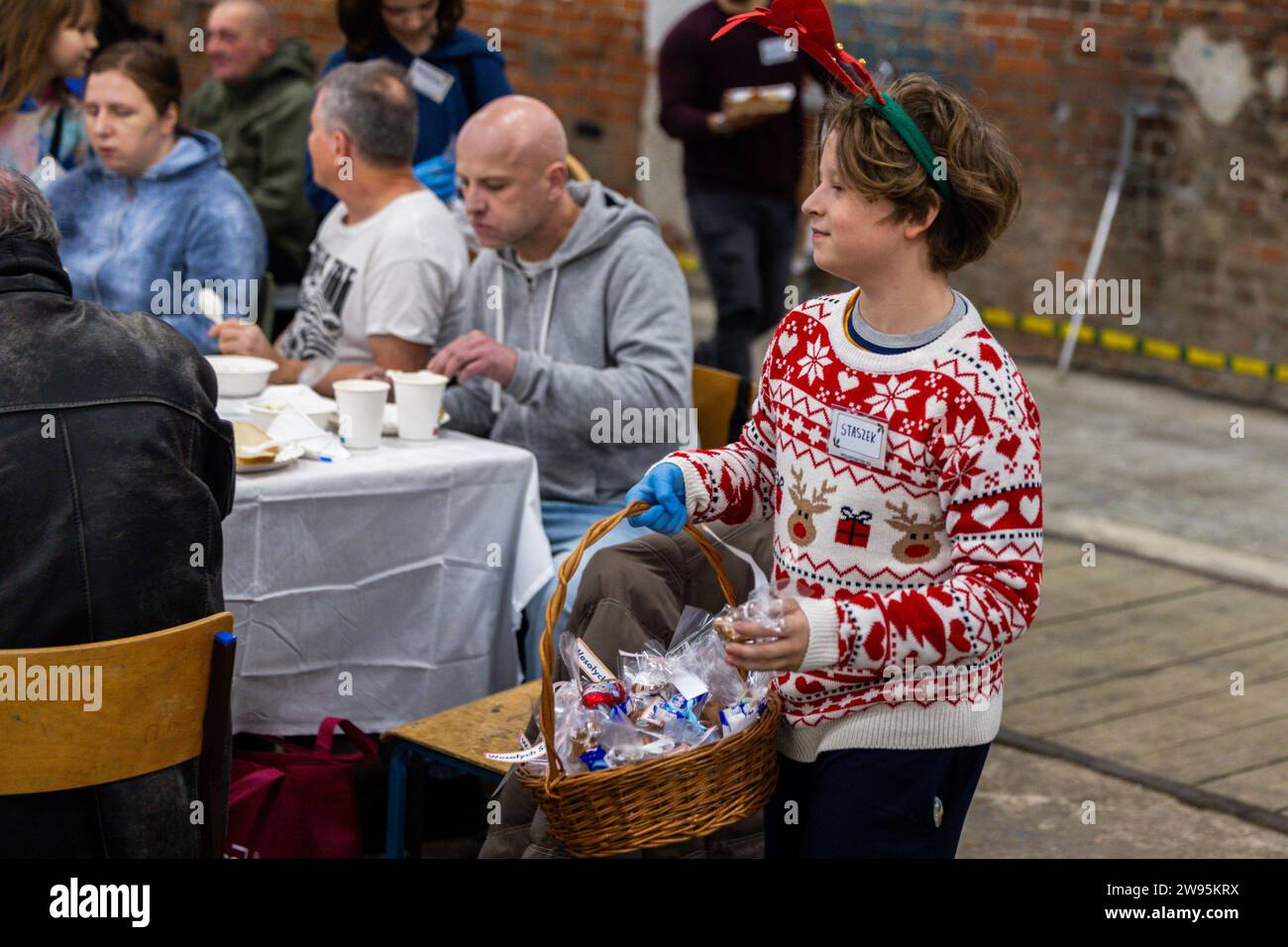 Wroclaw, Wroclaw, Poland. 24th Dec, 2023. Organize a warm Christmas Eve ...