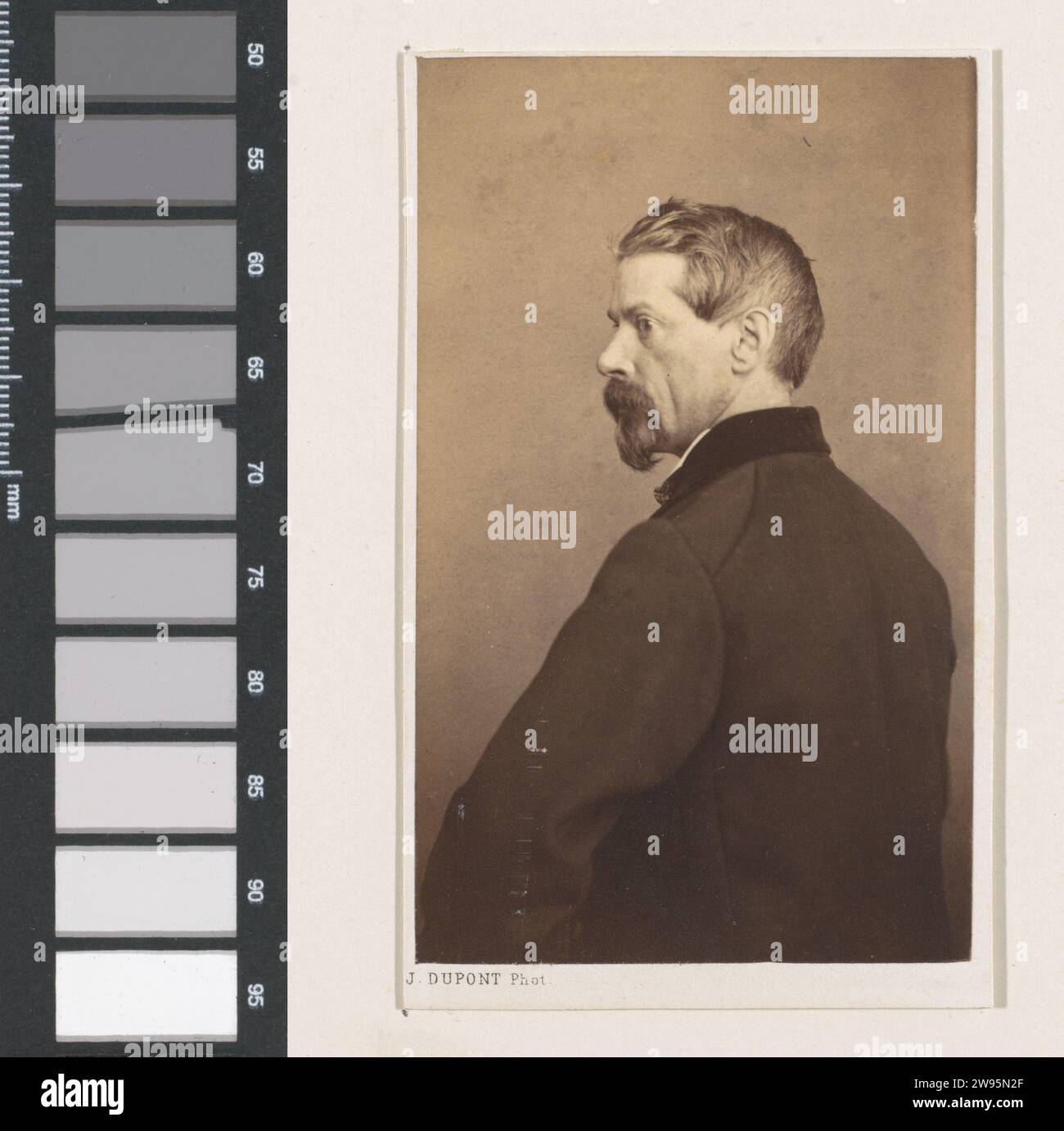 Portrait of the sculptor Jean-Joseph-François van Hool, Halfiguur ...