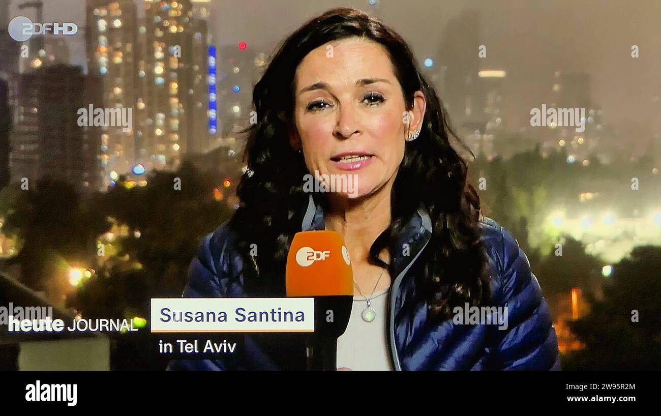 Santina hi-res stock photography and images - Alamy