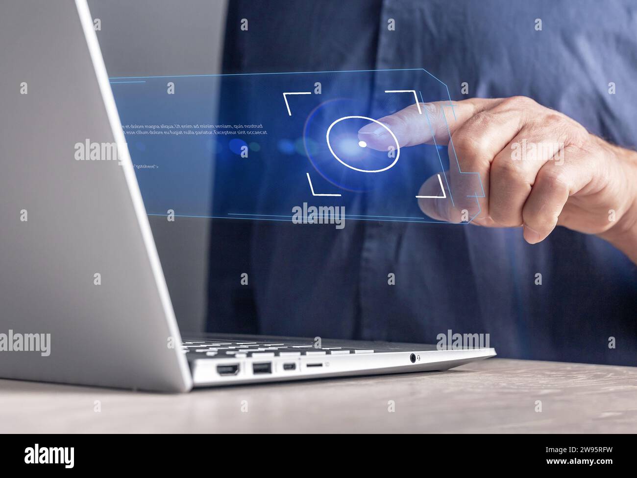 Choosing online business strategy, aiming at goal, work with technology ...