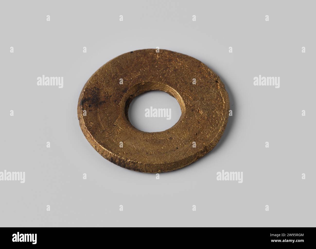 Suppling ring from the wreck of the East Indians Hollandia, Anonymous ...