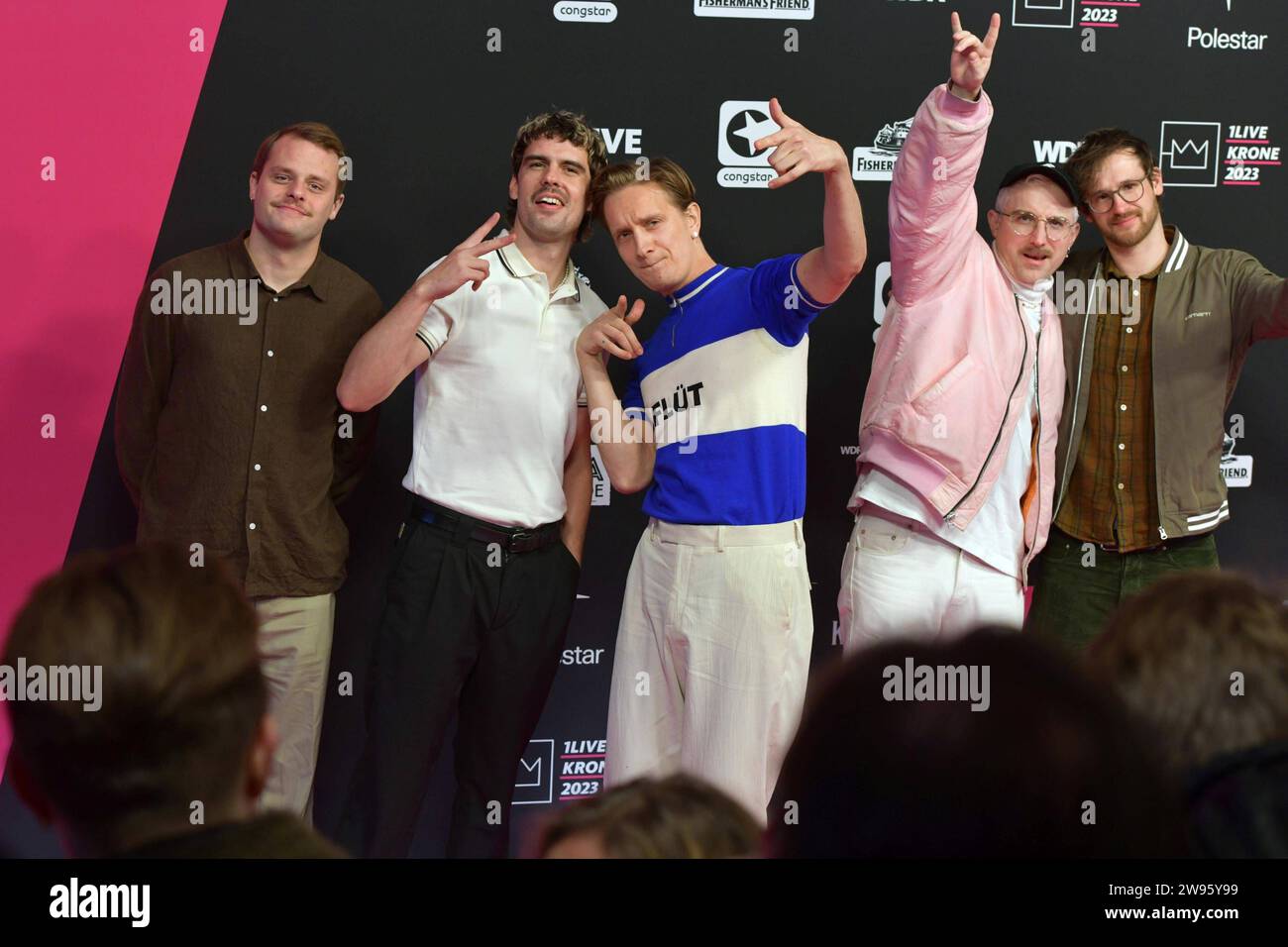 Kraftklub Band 11/23 thg Kraftklub bei der 1Live Krone am 30. November ...