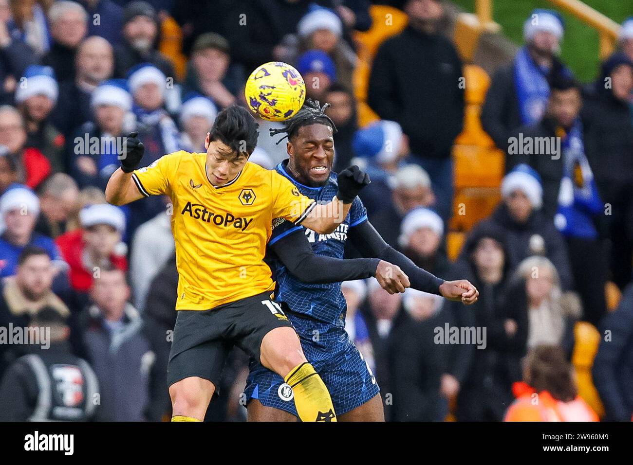 Wolverhampton, UK. 24th Dec, 2023. Wolves' Hwang Hee-Chan gets his head ...