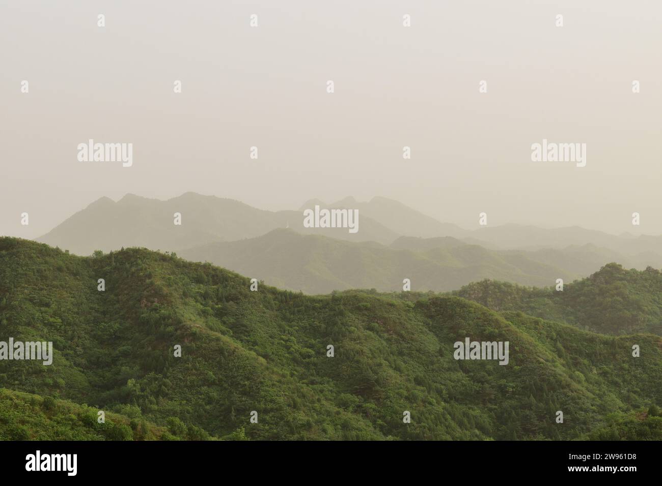 The great wall of china green hi-res stock photography and images - Alamy