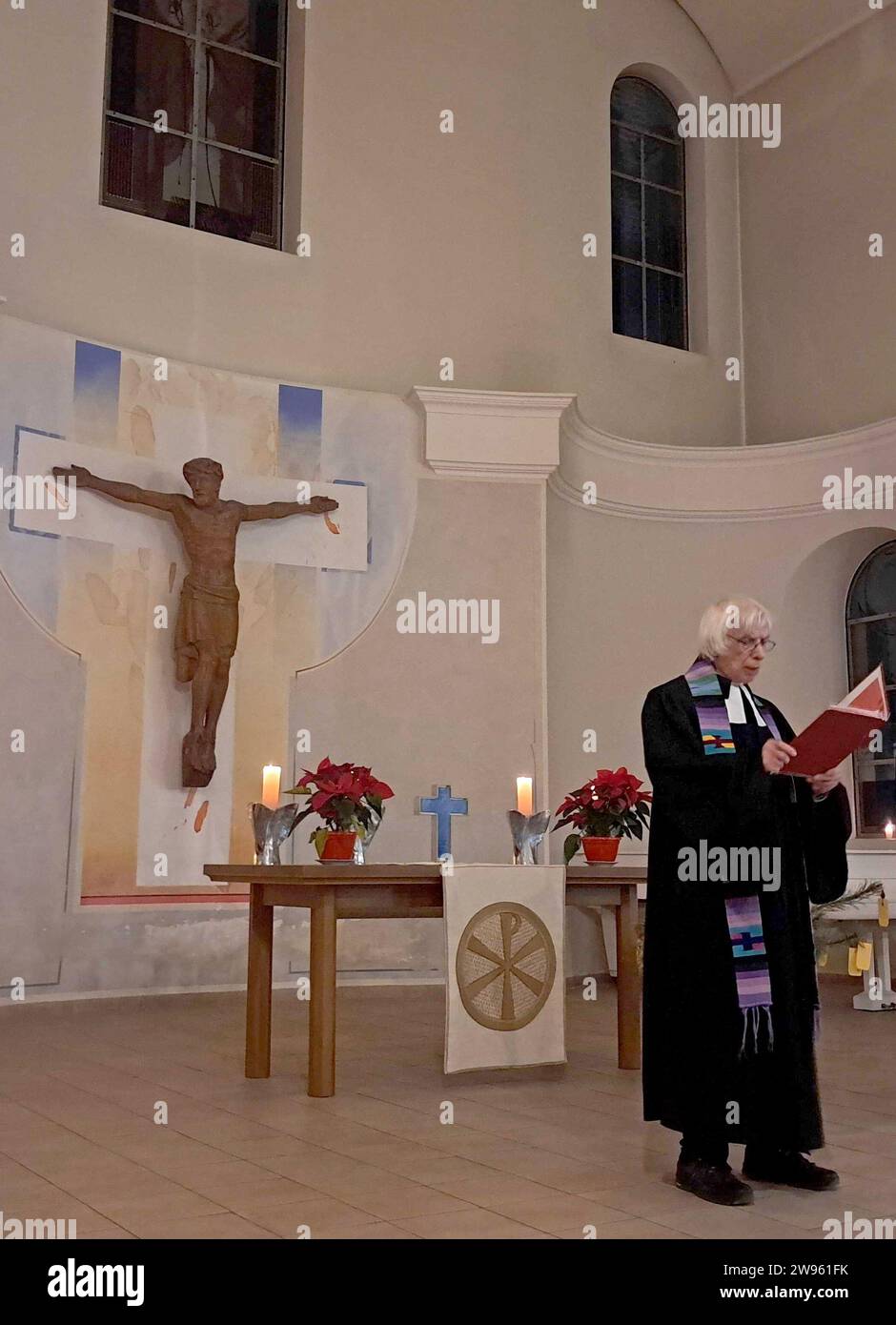 Kiew, Ukraine. 24th Dec, 2023. The German priest Wolfgang Heldt ...