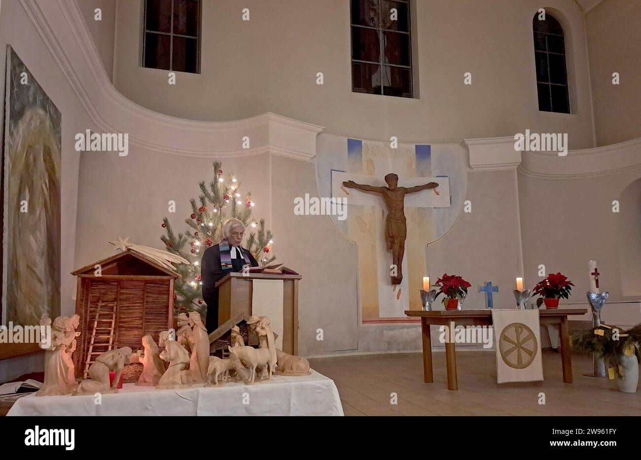 Kiew, Ukraine. 24th Dec, 2023. The German priest Wolfgang Heldt ...