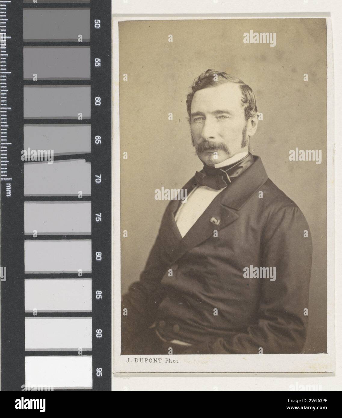 Portrait of the painter in Corr, Halfiguur, Joseph Dupont, 1861 ...