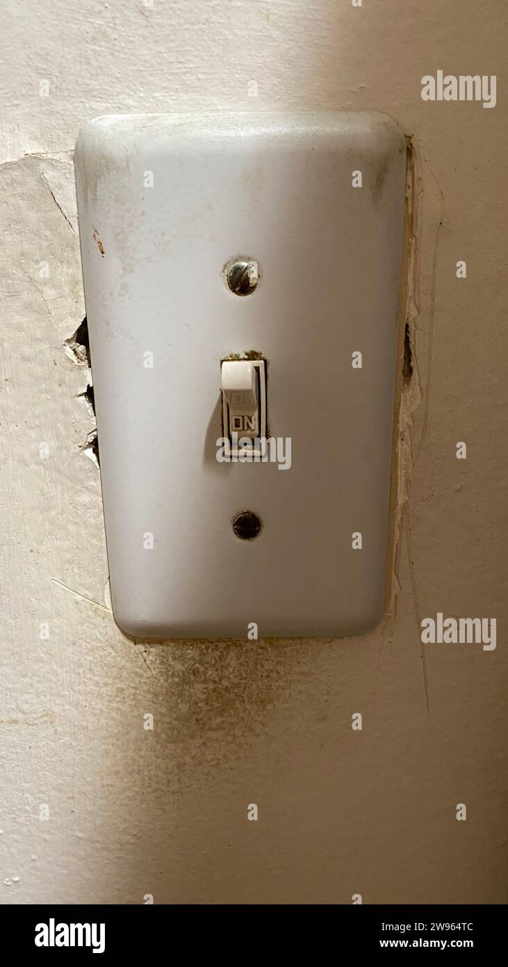 Old light switch Stock Photo - Alamy
