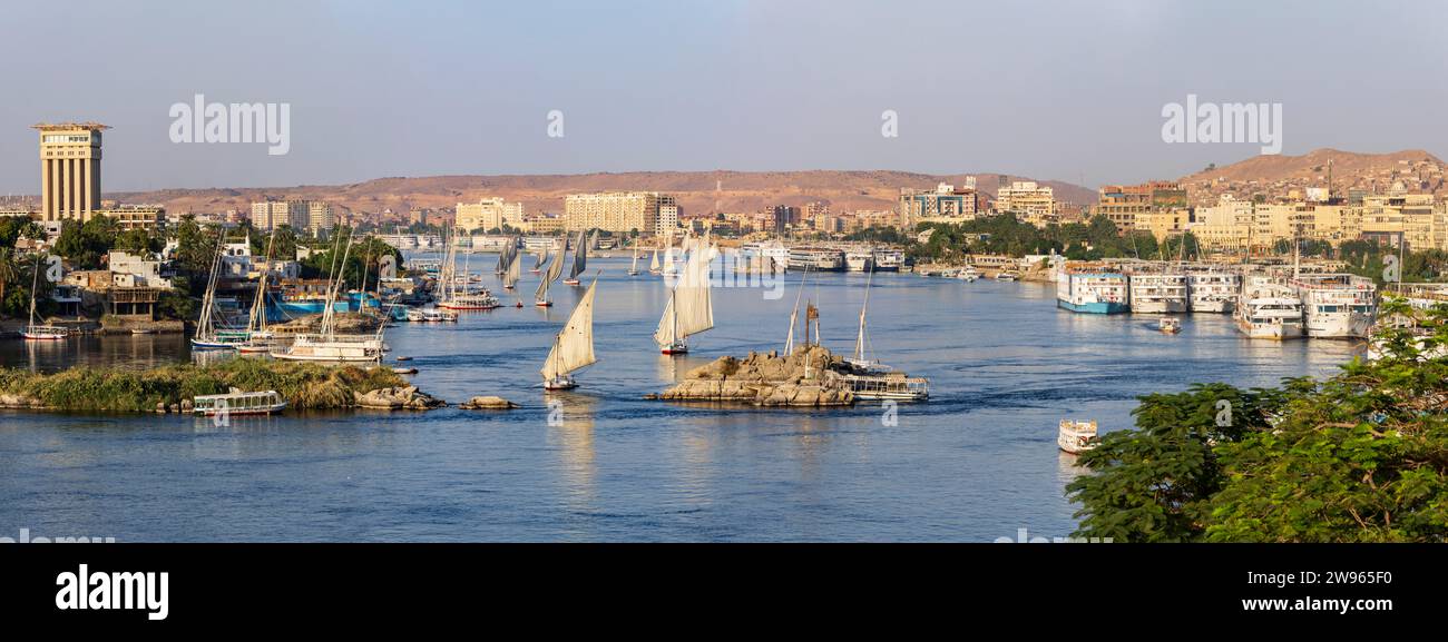 View nile river sailboats hi-res stock photography and images - Alamy