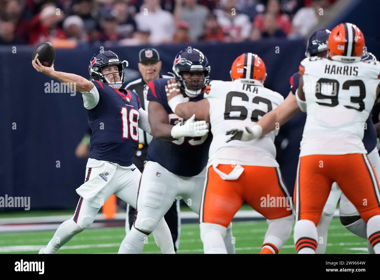 Houston Texans quarterback Case Keenum (18) passes during the first ...