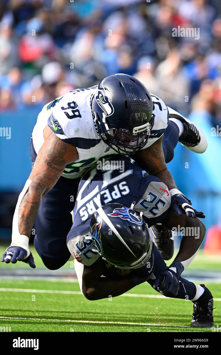 Seattle Seahawks defensive end Leonard Williams (99) tackles Tennessee ...