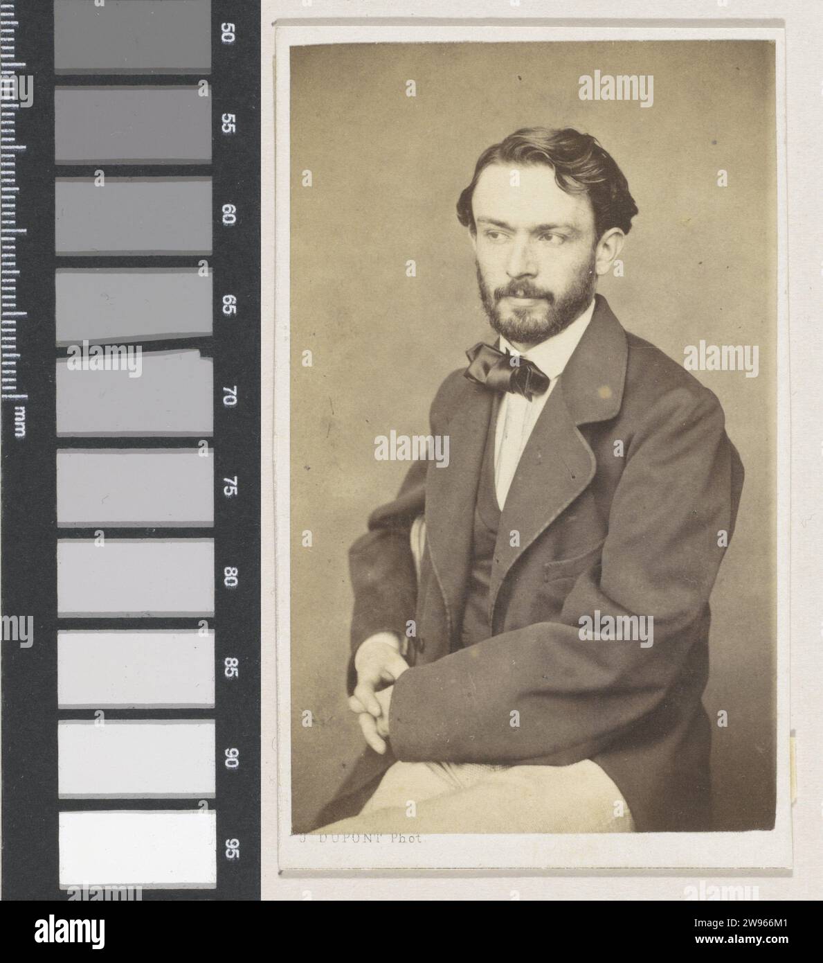Portrait of the painter and sculptor Jules Pecher, Halfiguur, Joseph ...