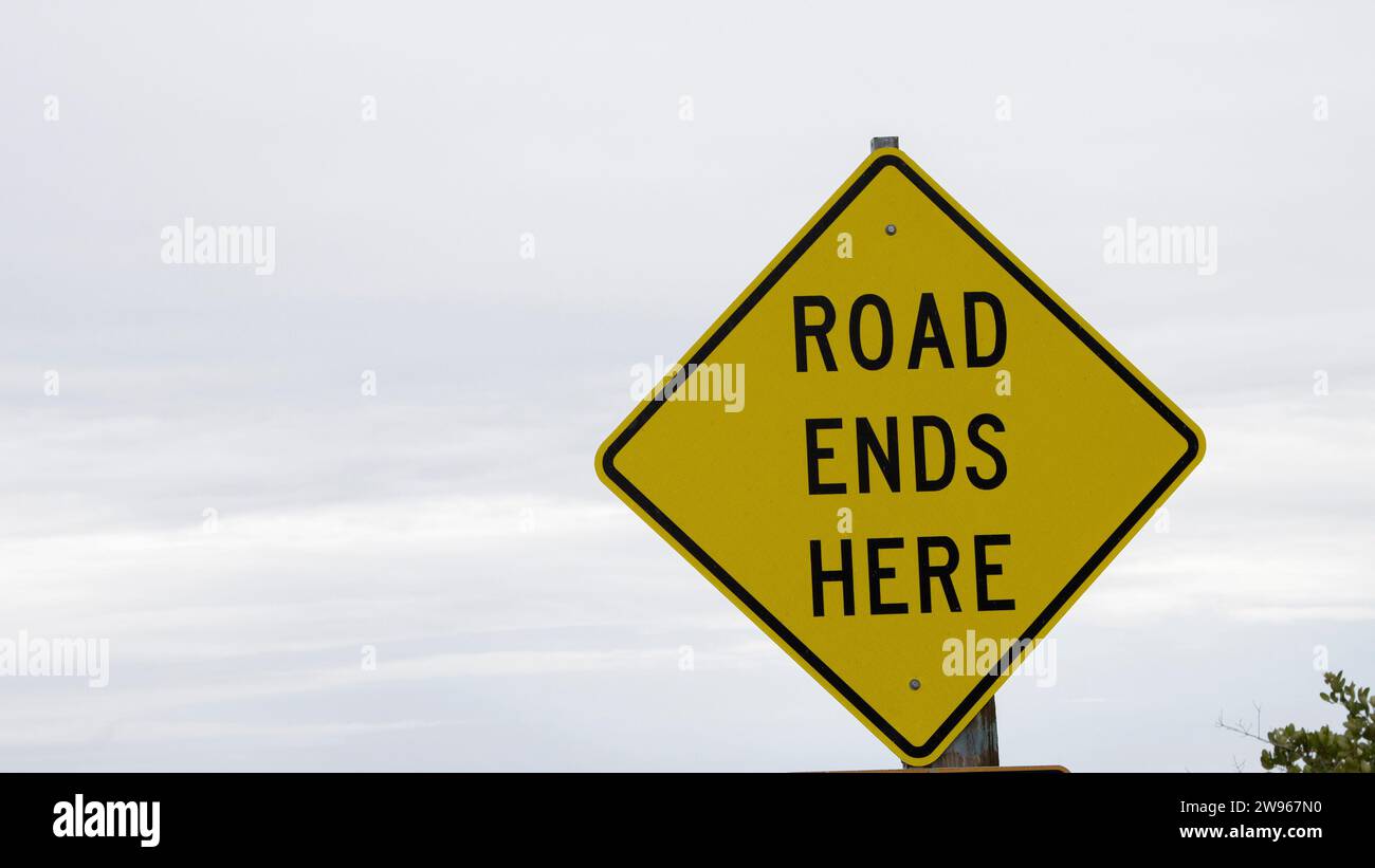 Dead end road hi-res stock photography and images - Alamy