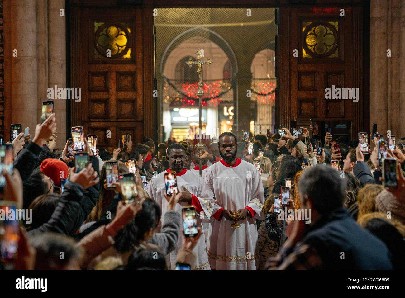Beyoglu, Istanbul, Turkey. 24th Dec, 2023. Christmas mass was held at ...